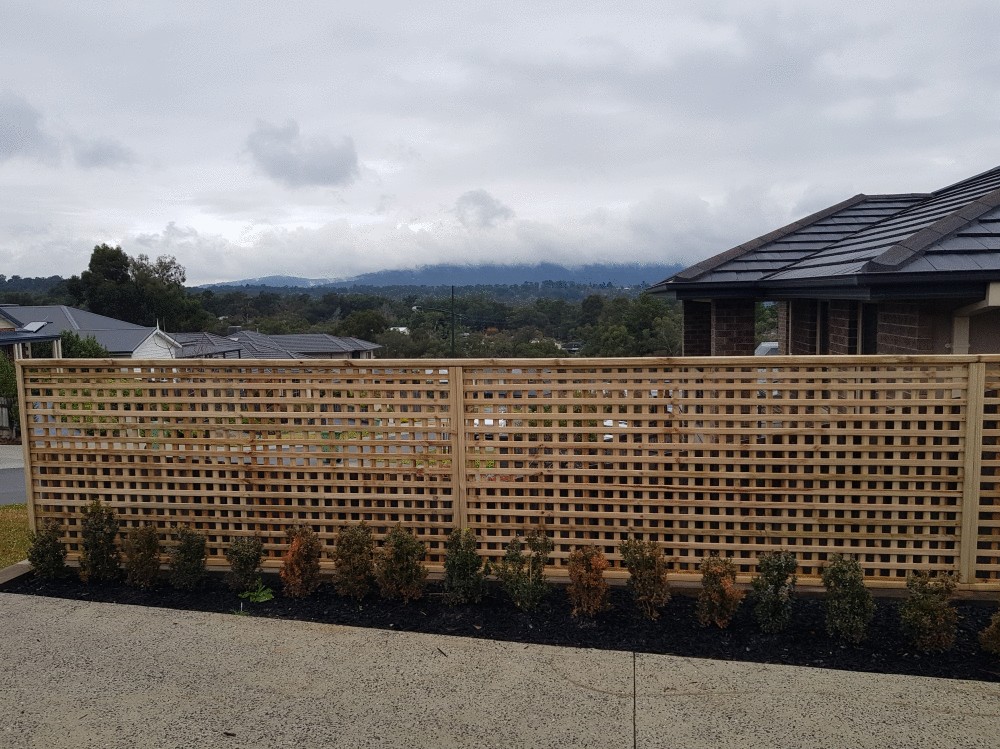 Paling Fencing - Melbourne Fencing & Decking