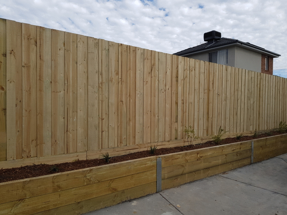 Paling Fencing - Melbourne Fencing & Decking